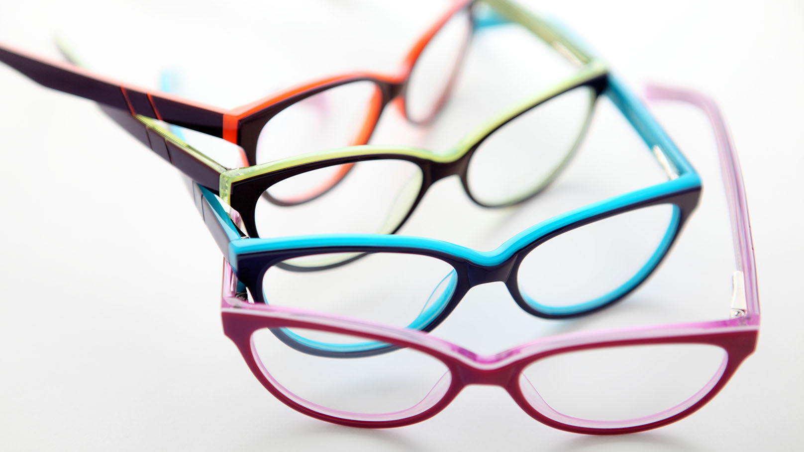 How To Choose Your Eyeglasses Frame Color? – Optical Factor